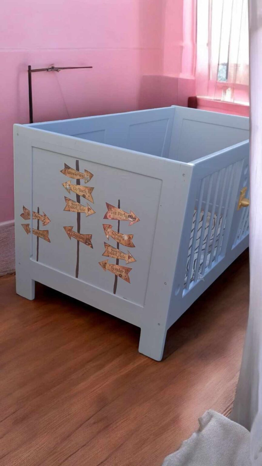 Babybett Holzbett Blau Vintage Upcycling Shabby Blue - jm-creative.dk